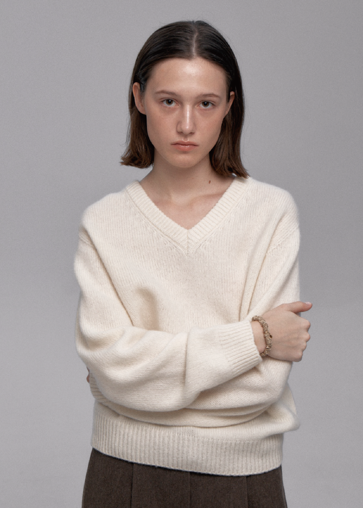 Wholegarment V Neck Knit Ivory