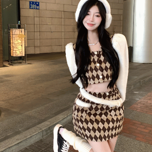 위드포에버 브라운 아가일 양털 포인트 크롭 자켓 미니스커트 투피스 셋업 세트 겨울아우터 겨울신상 가을신상 여친룩 데이트룩