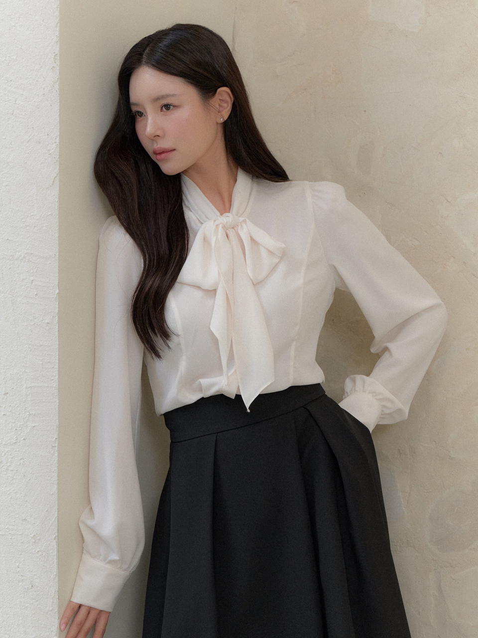 르로망 Ribbon-tie Blouse(LL) / Ivory(4color) - 위시버킷