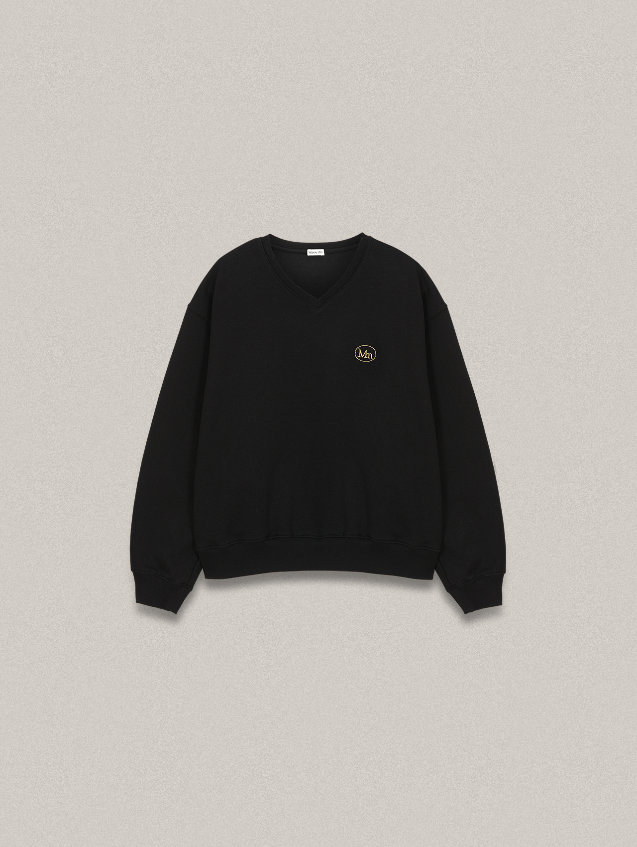 minoumio V-neck symbol sweat shirt Black - 위시버킷