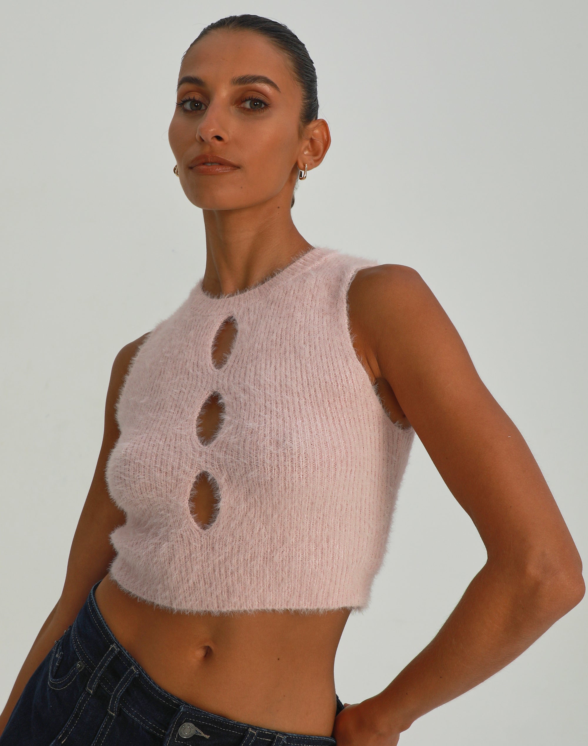 GLASSONS Fluffy Knit Cut Out Vest - 위시버킷