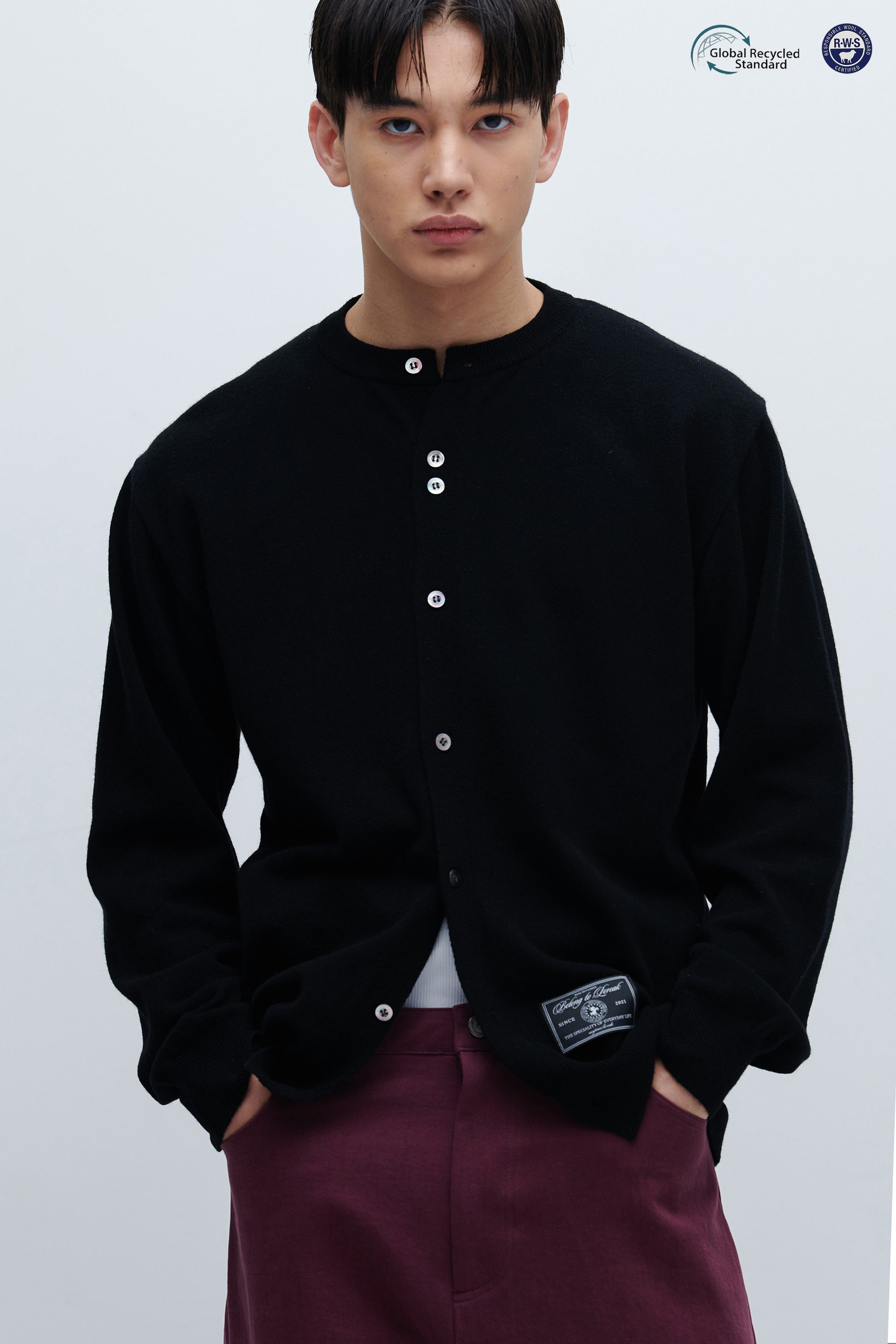 애니타임로릭 DAISY TWO BUTTON CARDIGAN -BLACK - 위시버킷