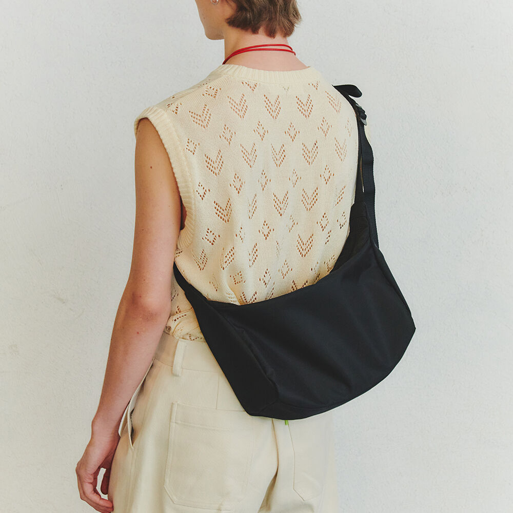 하 아카이브 [HAH ARCHIVE] ARK BLACK (S) MESSENGER BAG - 위시버킷