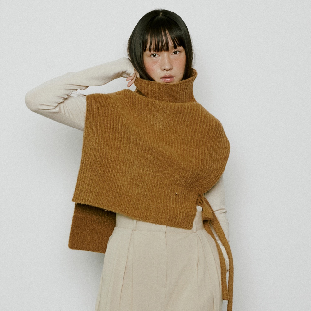 루시르주 Cape strap Warmer Knit (beige) - 위시버킷