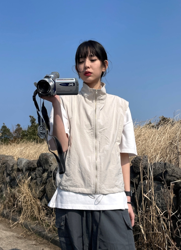 아르코이리스 Amuse half-neck vest 여자 어뮤즈 하프넥 베스트 얇은 여름 나일론 조끼 - 위시버킷