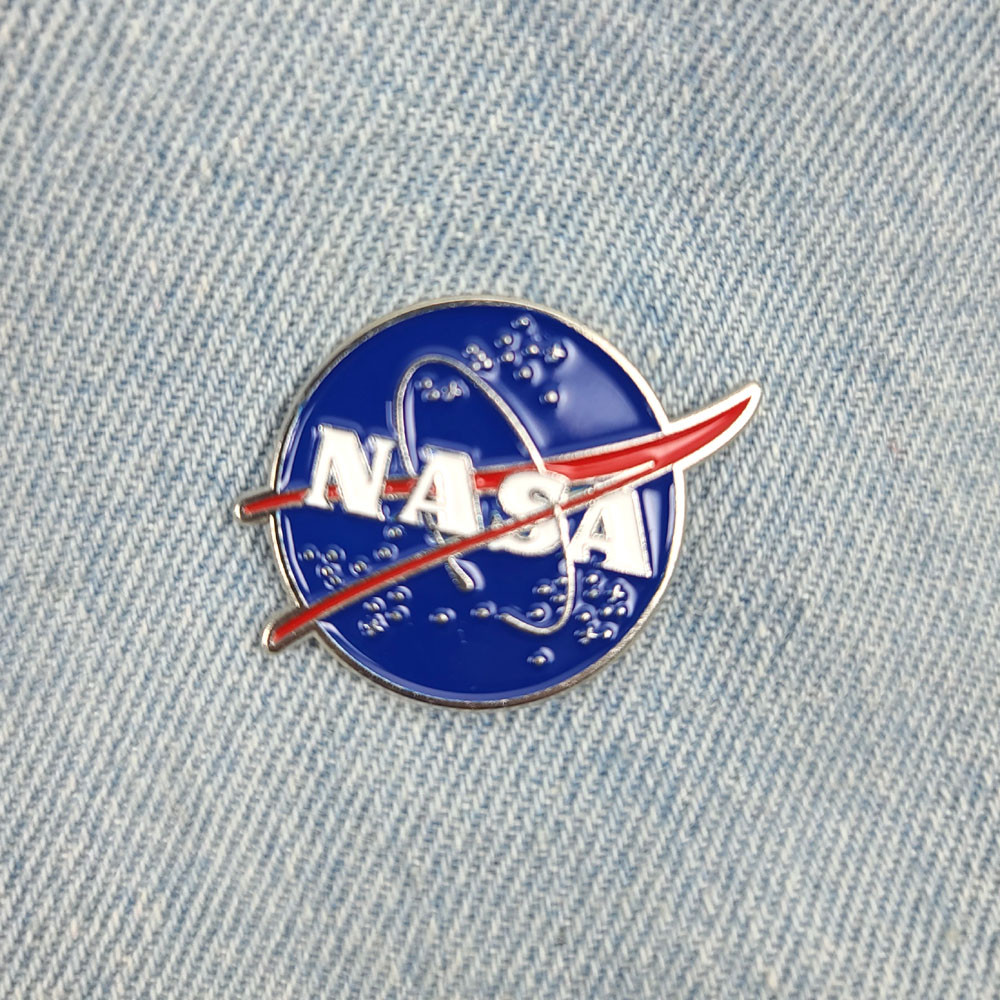 토크모 BC104 우주 비행사의 꿈 천문 NASA 나사 배지 뱃지 브로치 - 위시버킷