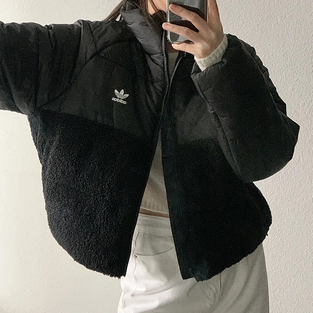 아디다스 아디다스 여성 23FW 오리지널 로고 하이넥 쉐르파 믹스 블랙 패딩 점퍼 | 상품 상세 | 크로켓 - 위시버킷