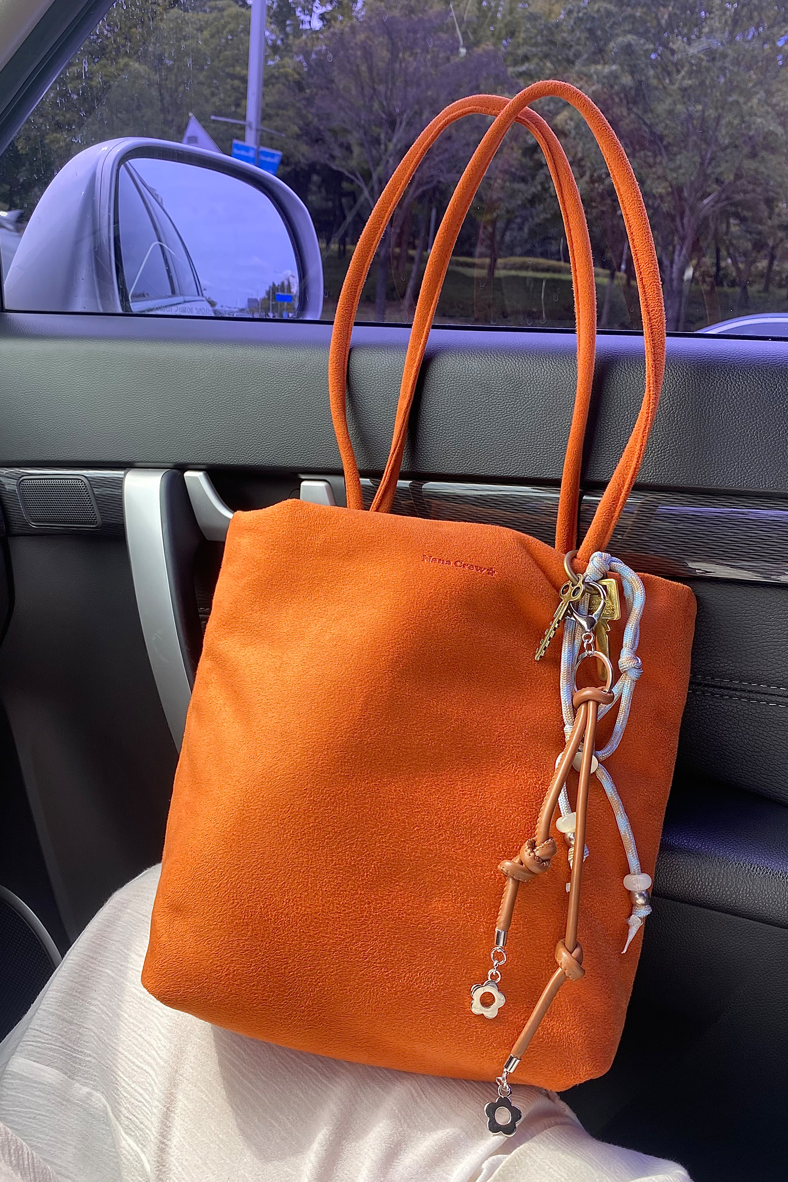 나나크루 [10 Holiday] HOUSE SUEDE PADDING BAG - CARROT - 위시버킷