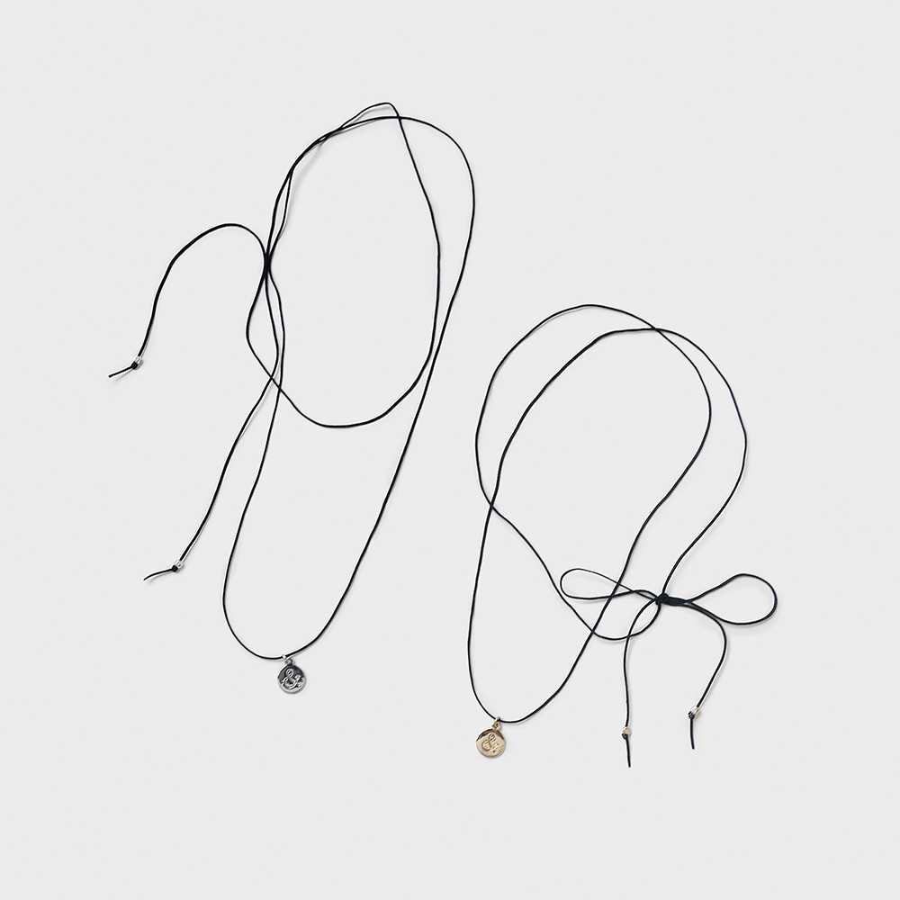 오즈앤엔즈 ODDS&ENDS pendant black string necklace (2colors) - 위시버킷