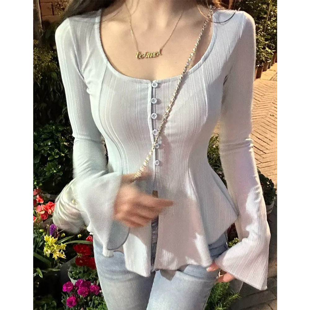 러브포엠 (4col) 제이 플레어 프릴 단추 긴팔 블라우스 - 위시버킷