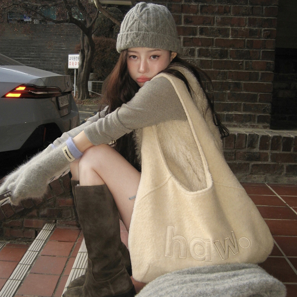 해브어웨일 [29CM단독/유하 착용] wool pebble bag (IV) - 위시버킷