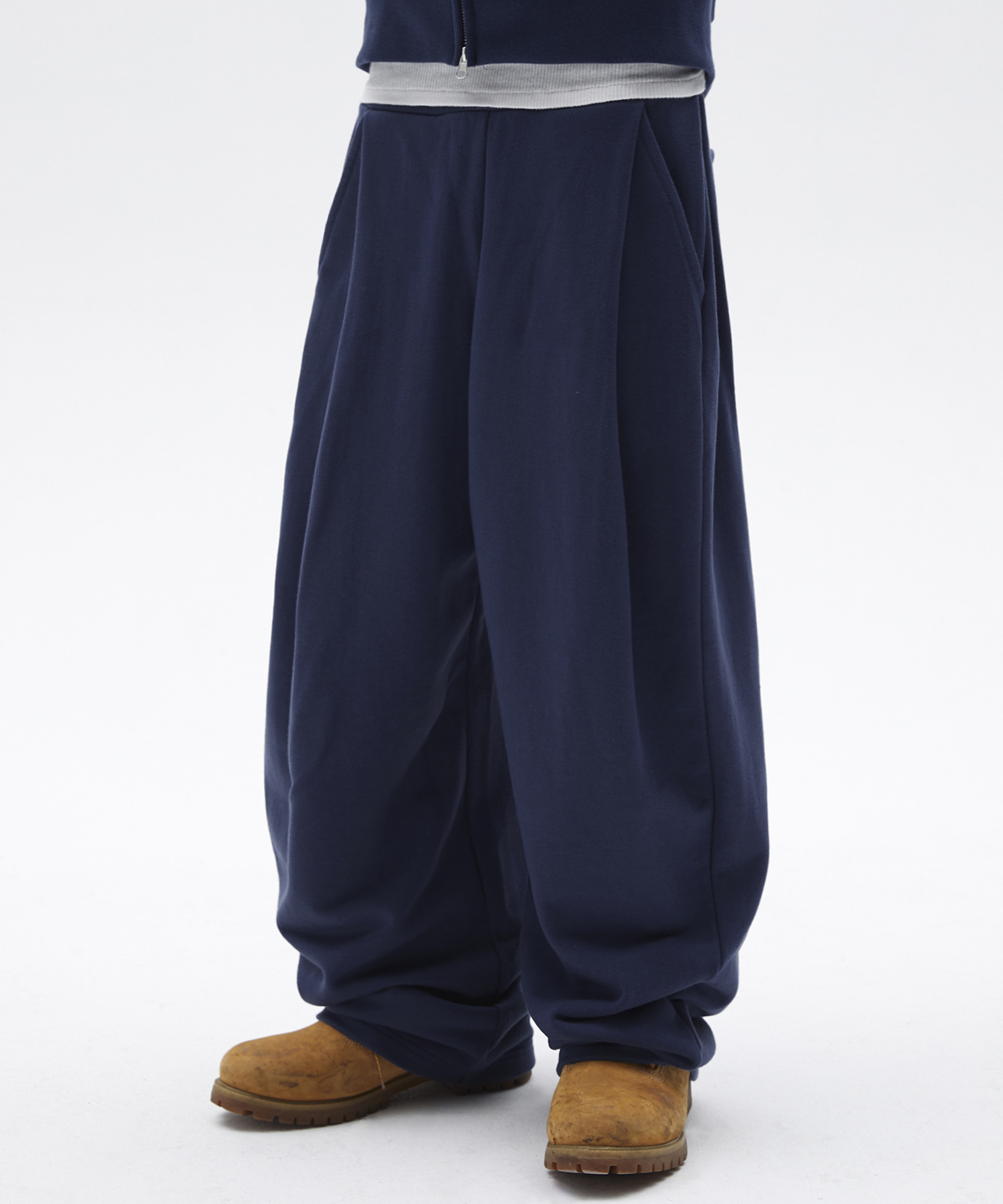 스웨이드 SUADE TWO TUCK LONG PANTS [NAVY] - 위시버킷