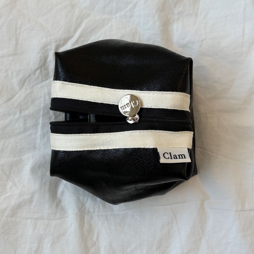클램 Clam round pouch _ Leather black - 위시버킷