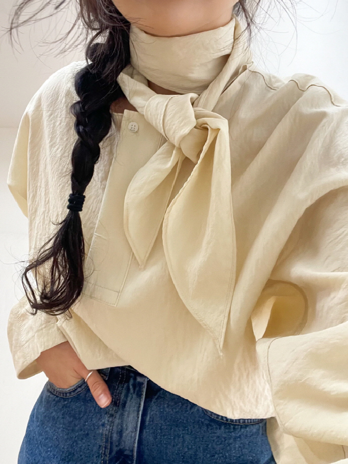 모닝그리트 demure curve tie blouse (light yellow, dark brown) - 위시버킷