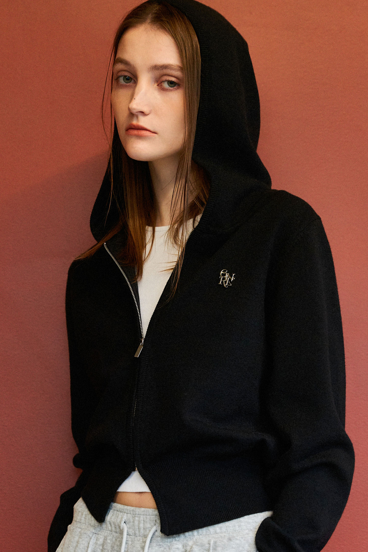 제너럴아이디어 WOMAN GNRL 에센셜 후드 집업 [BLACK] - 위시버킷