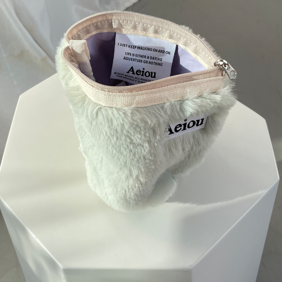 아에이오우 Aeiou Basic Pouch (M size) Winter Green Lawn Fur - 위시버킷