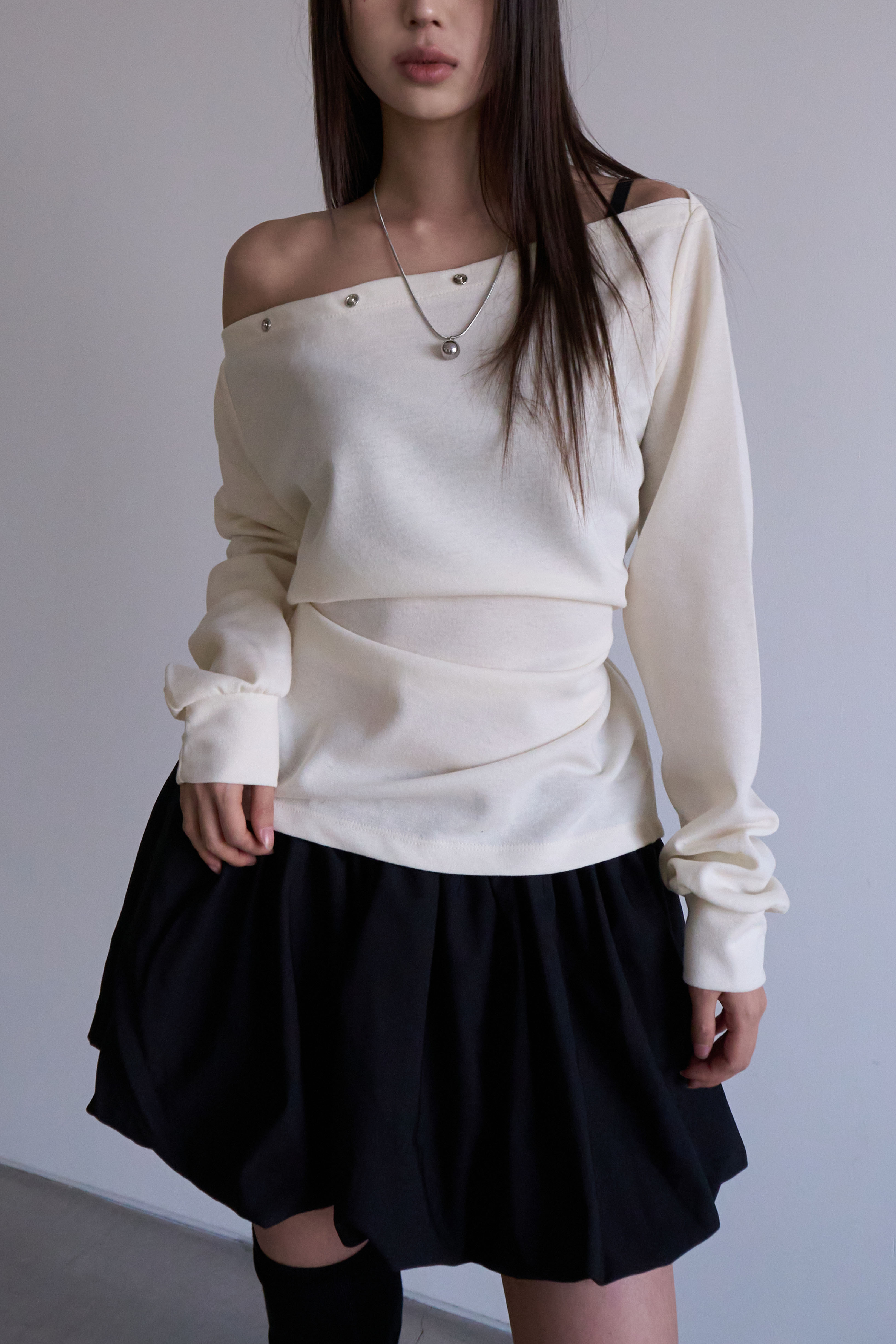 랩트 RAPT Snap Button Off-shoulder Tee (2c) - 위시버킷