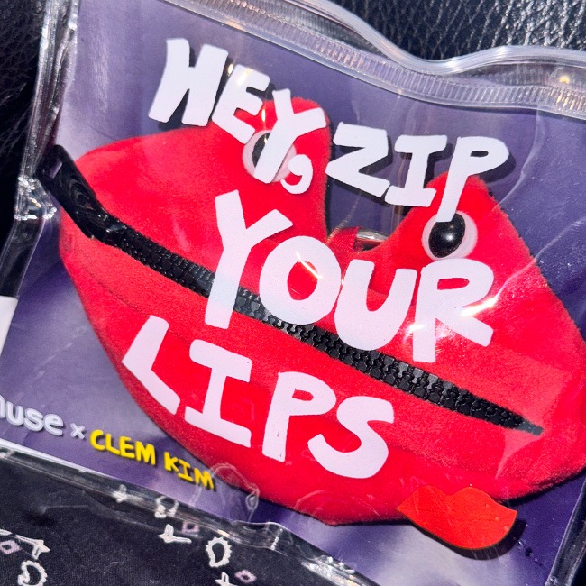 누즈 누즈X클렘킴 ZIP YOUR LIPS 키링 - 위시버킷