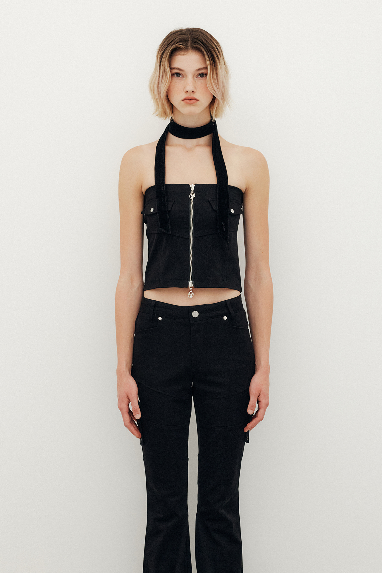 유즈 BELTED POINT ZIP-UP TUBE TOP - BLACK (9/5일 예약배송) - 위시버킷
