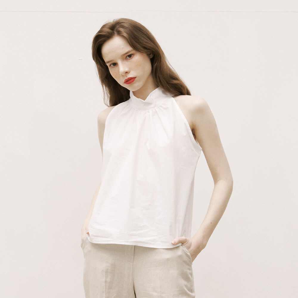 320쇼룸 Shirring Halter Neck Back Button Blouse White - 위시버킷
