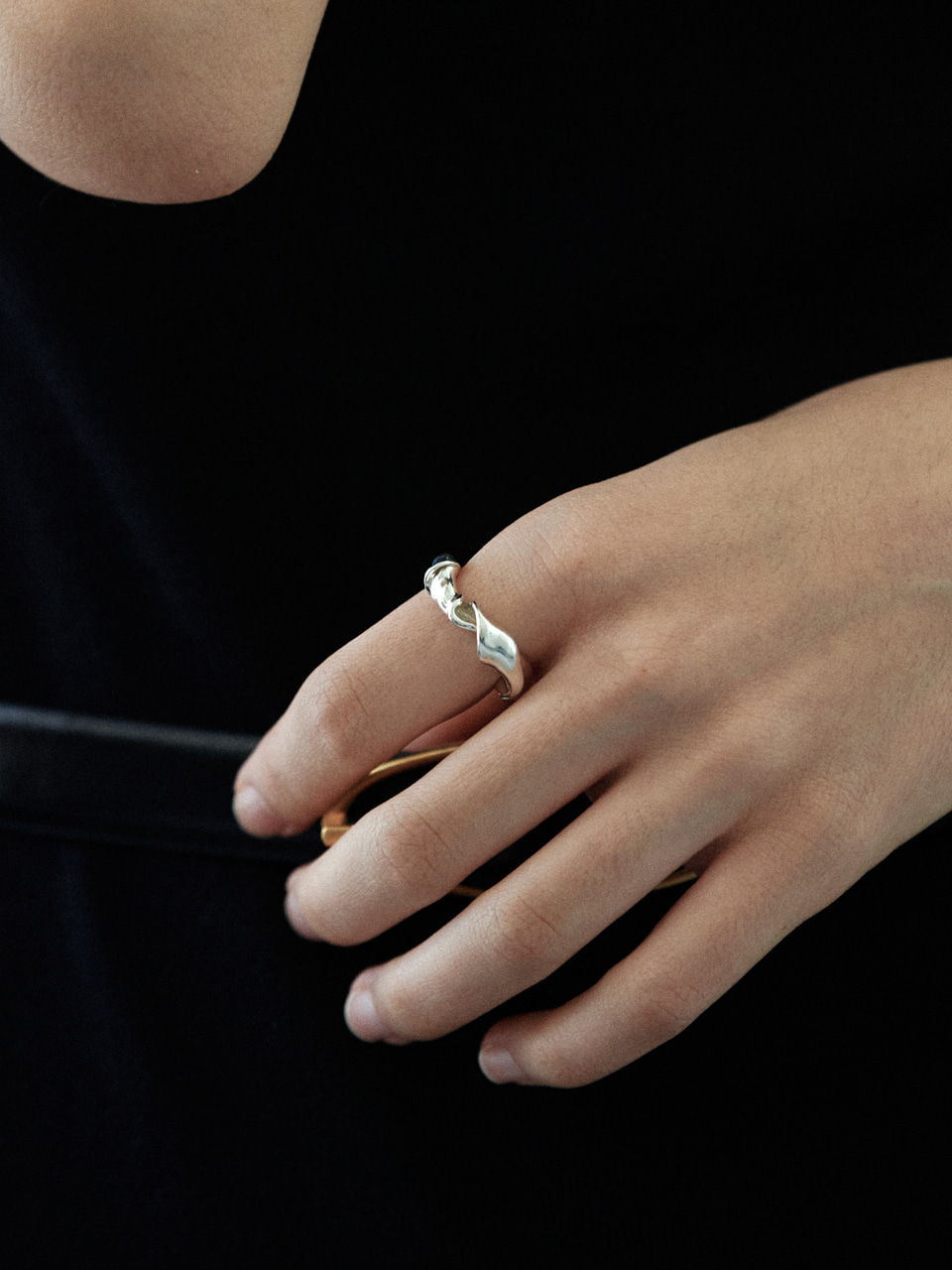 수리움 DRAPE RING - 위시버킷