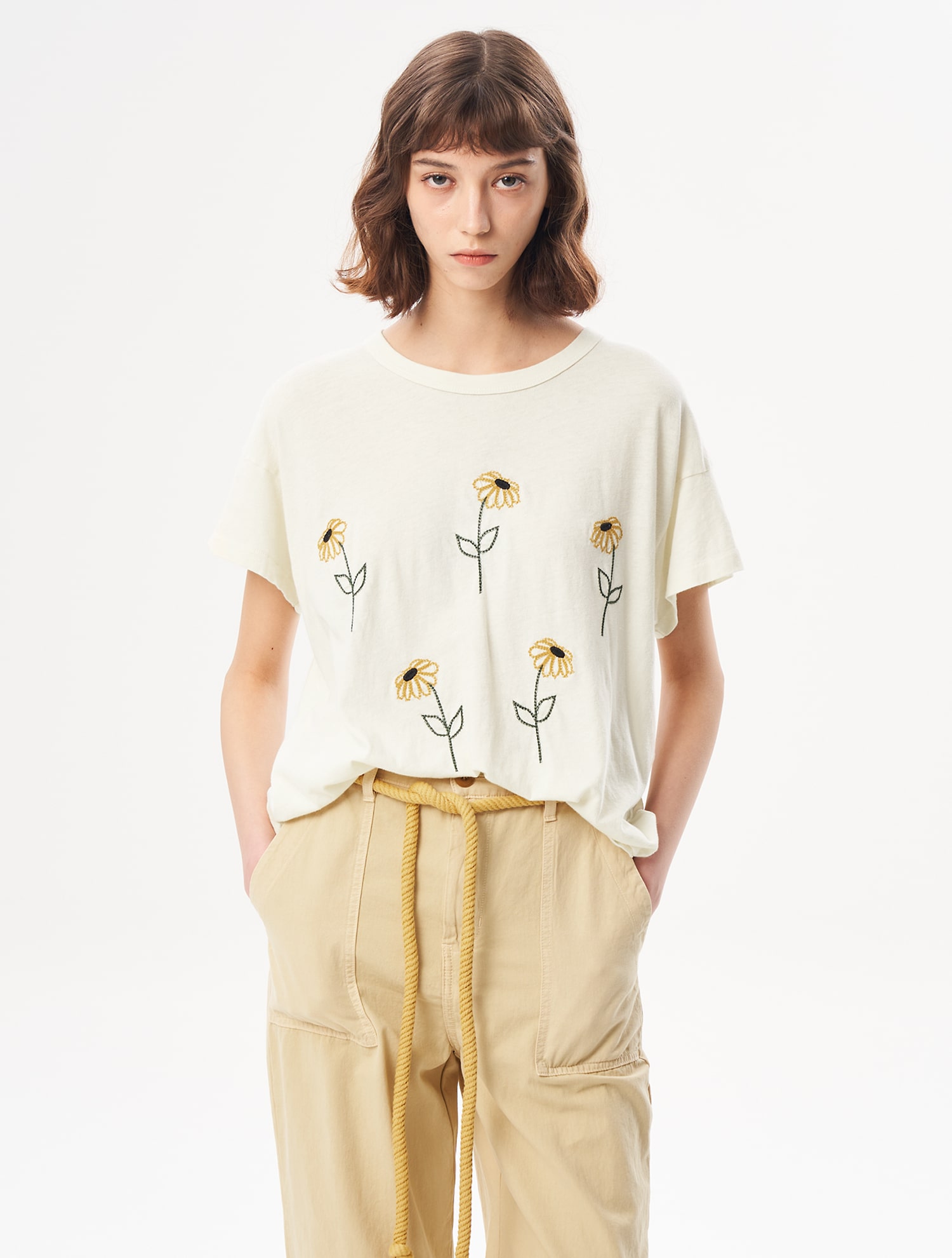 더그레이트 The Boxy Crew W/ Weeping Daisy Embroidery - Washed White - 위시버킷