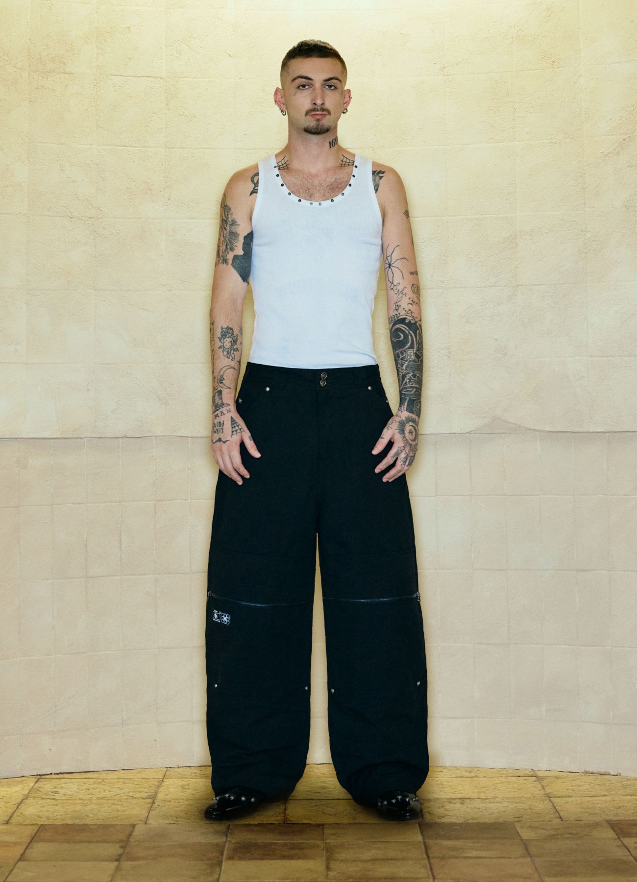 네온뮤지엄 Op. 08 PPOOCCKKEETT LIQUID PANTS BLACK - 위시버킷