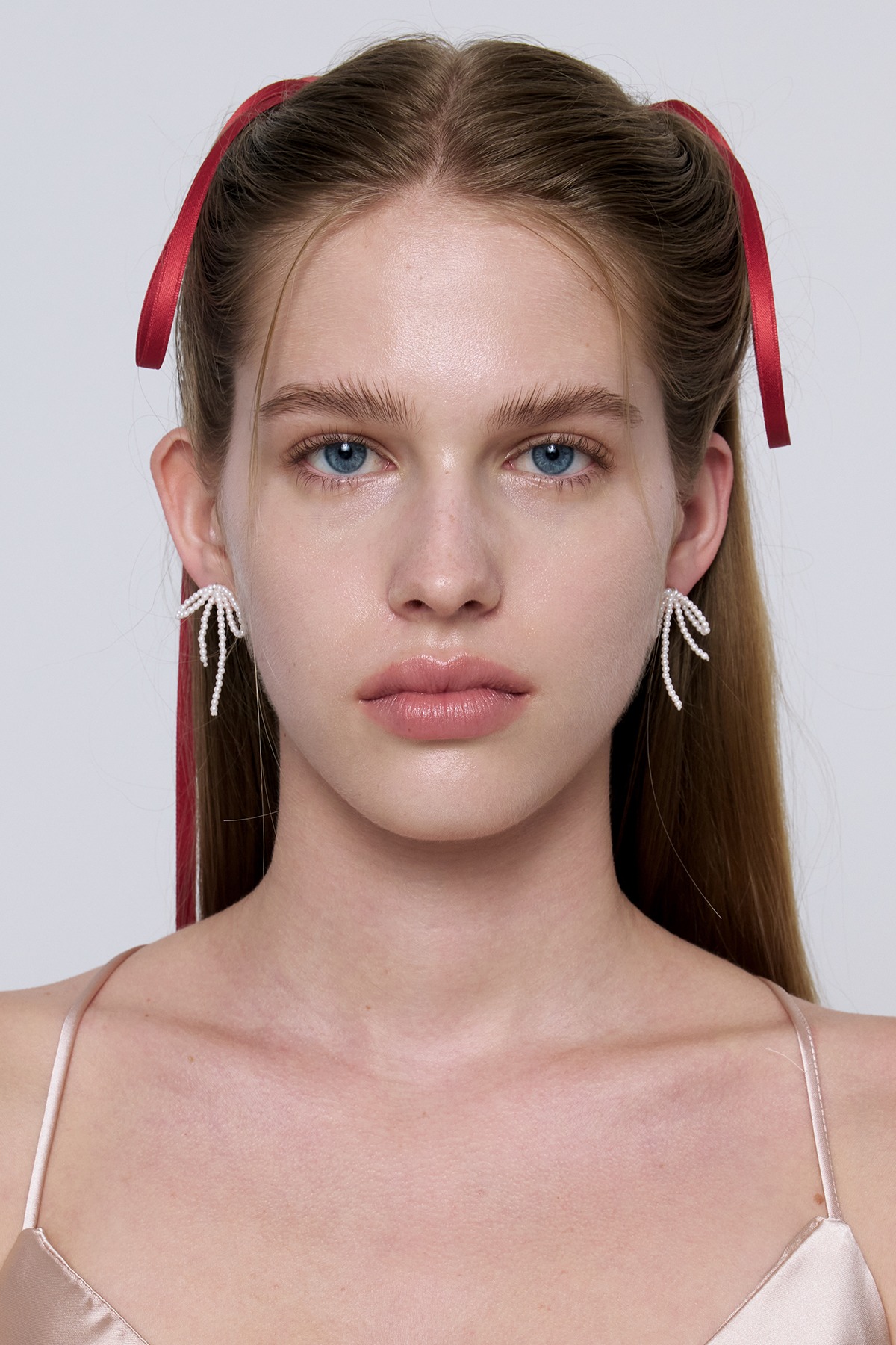 먼데이 에디션 Tiny Pearl Bow Earrings - 위시버킷