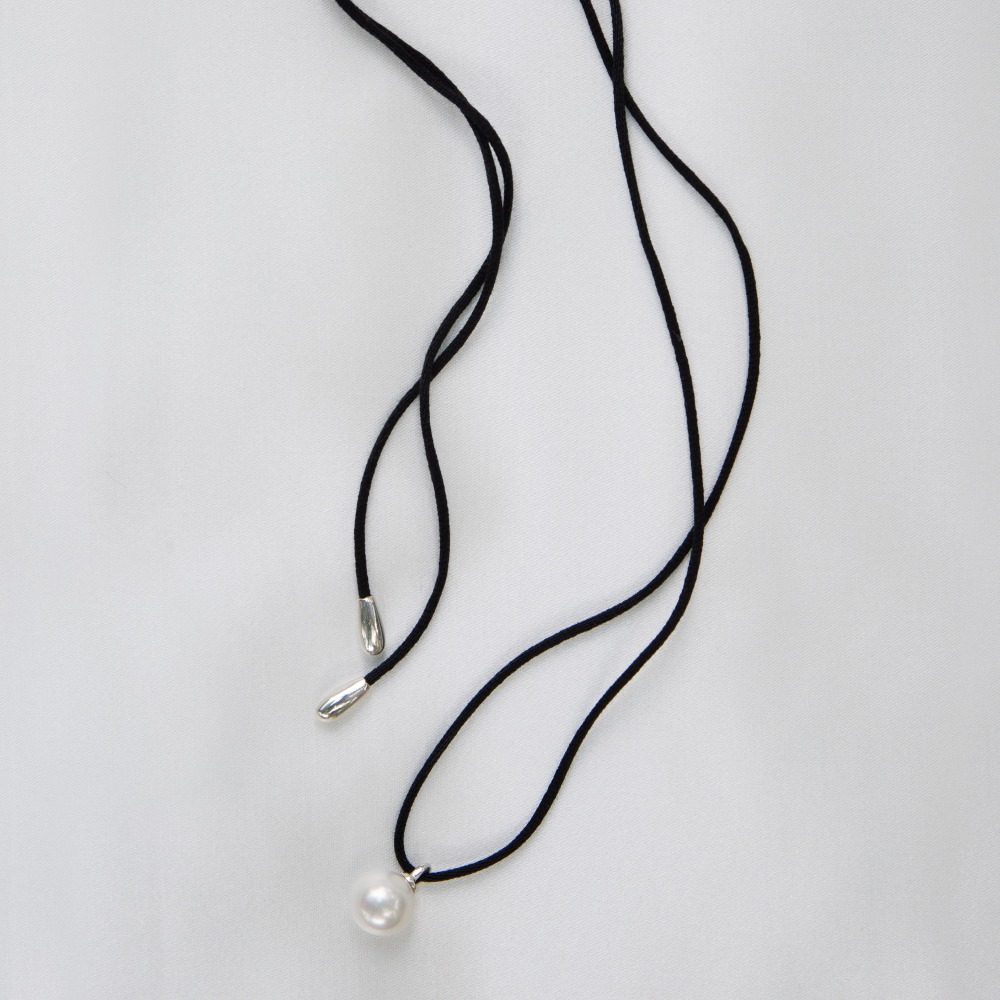 엉썽 PEARL PENDANT CHOKER (BK STRING) - 위시버킷