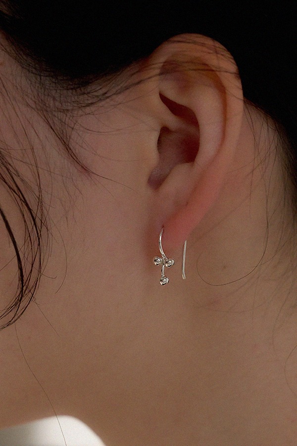 지지 GEEGEE [silver925] petit flower earring (2color) - 위시버킷