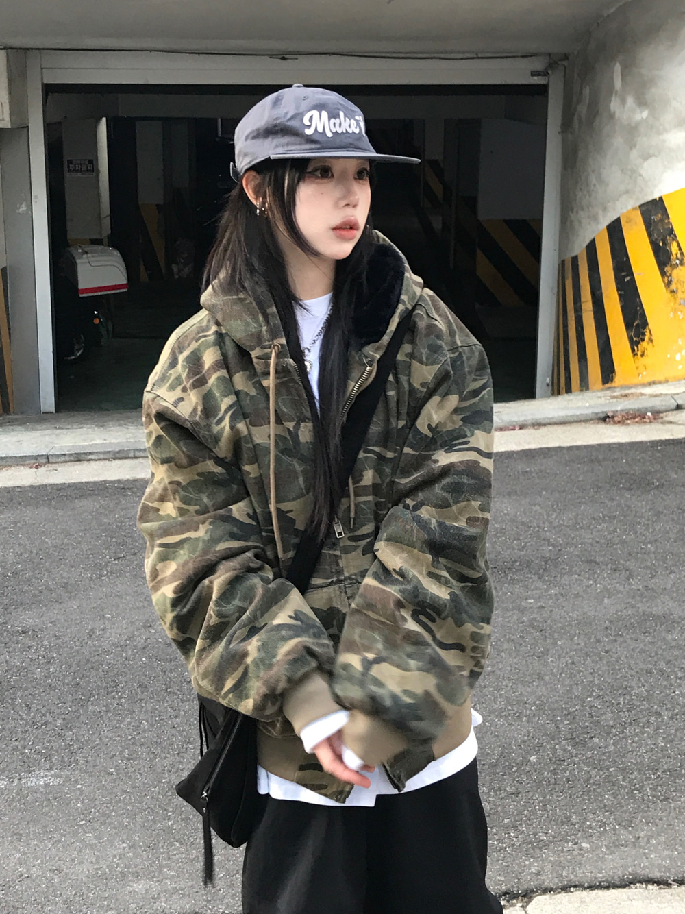 히니츠키 남녀공용 쿠로세 카모 워크 퍼 후드 점퍼 - 위시버킷