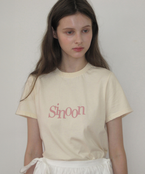 시눈 Sinoon Signature Logo T-Shirts (Cream) - 위시버킷