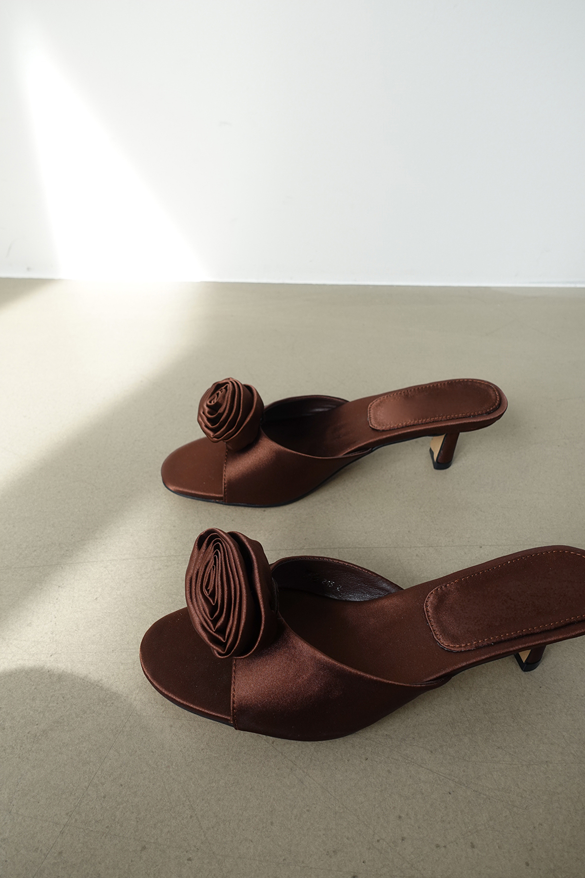 모크 Corsage satin mule (2C) - 위시버킷