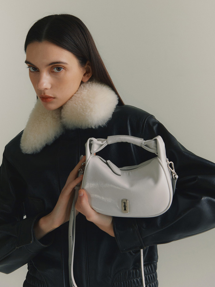 분크 [vunque]Halfmoon Coconut Mini Tote Piccolo (하프문 코코넛 미니 토트 피콜로) Pure ...