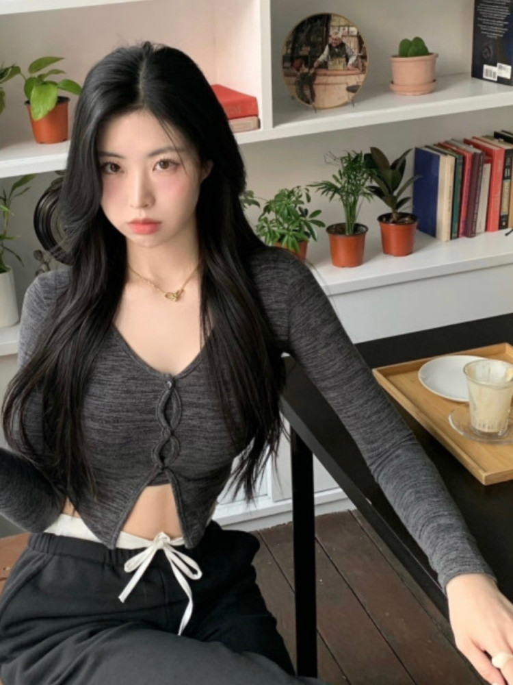 르모멘트 (르모멘트 제작) Cutout Cardigan Set 3col / 상체 말라보이는 핏 , 무조건 추천 🖤 무료배송, 당일출고 - 위시버킷