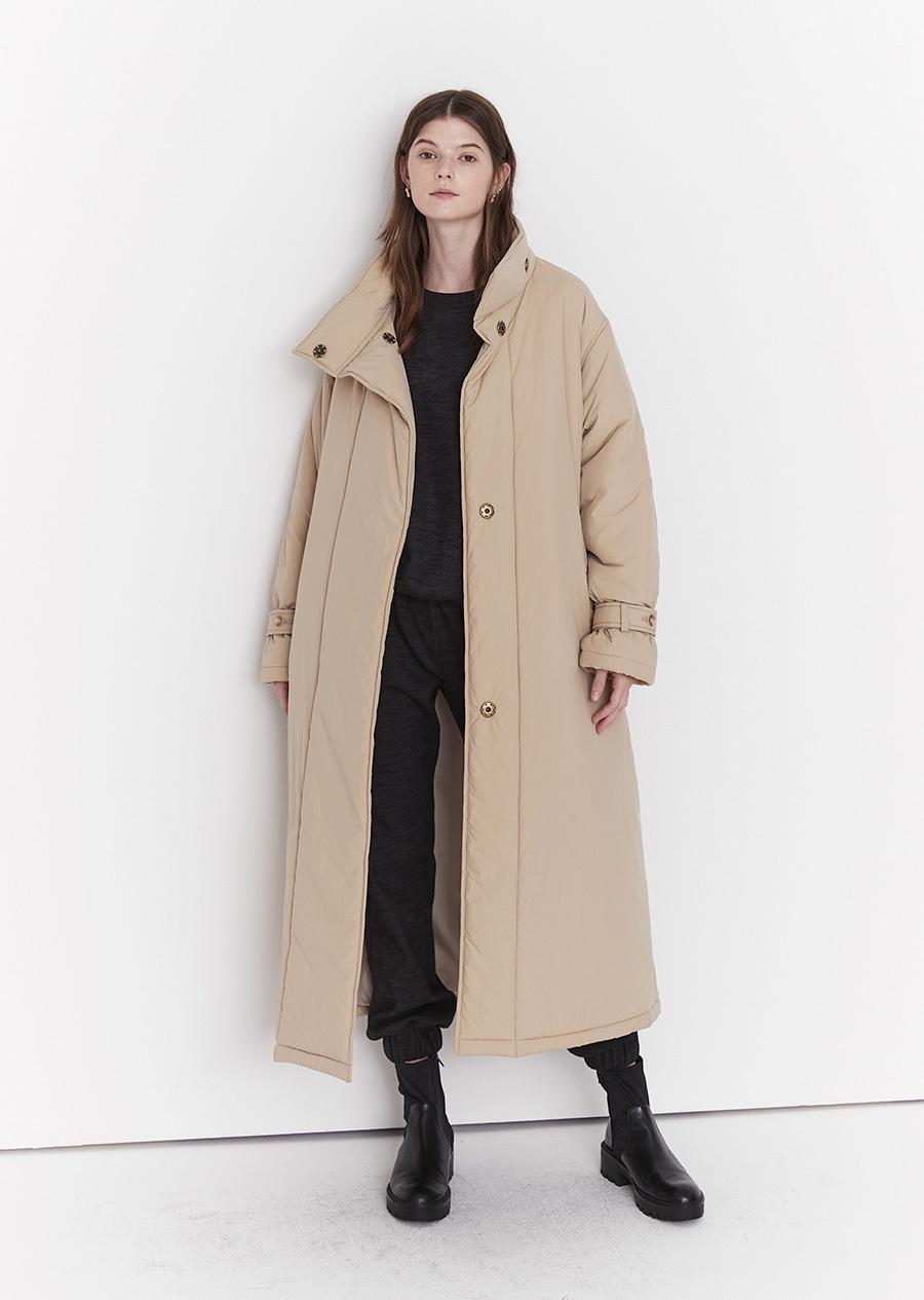 모우트 HIGH NECK LONG PADDING COAT (sand beige) [이지현 착용] - 위시버킷