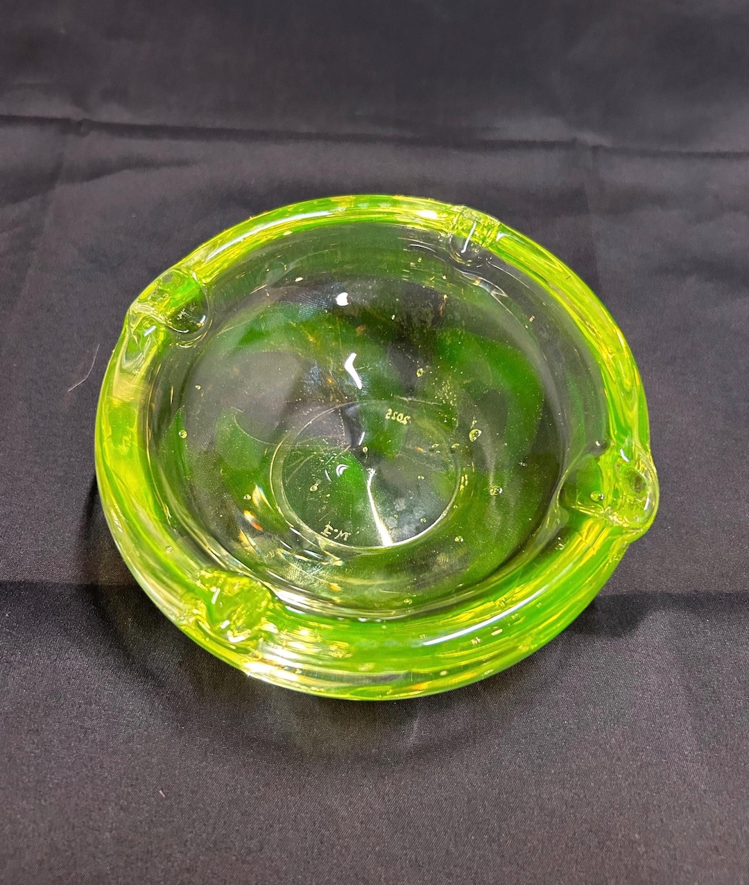 워렌글라스아트 Uranium Glass Ashtray - 위시버킷