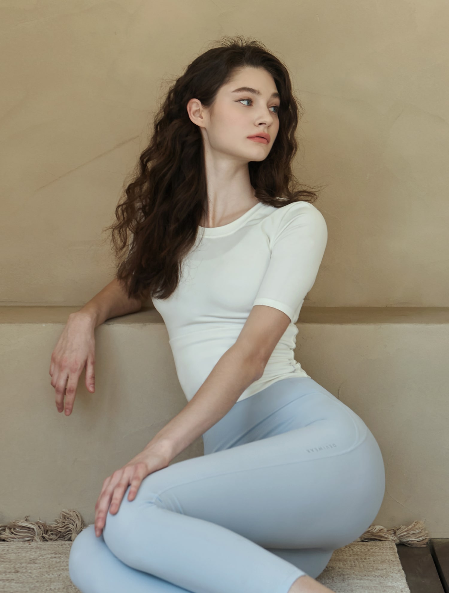 데비웨어 여성 요가복 DEVI-T0040-화이트 필라테스 반팔티 엣지 크롭 티셔츠 - 위시버킷