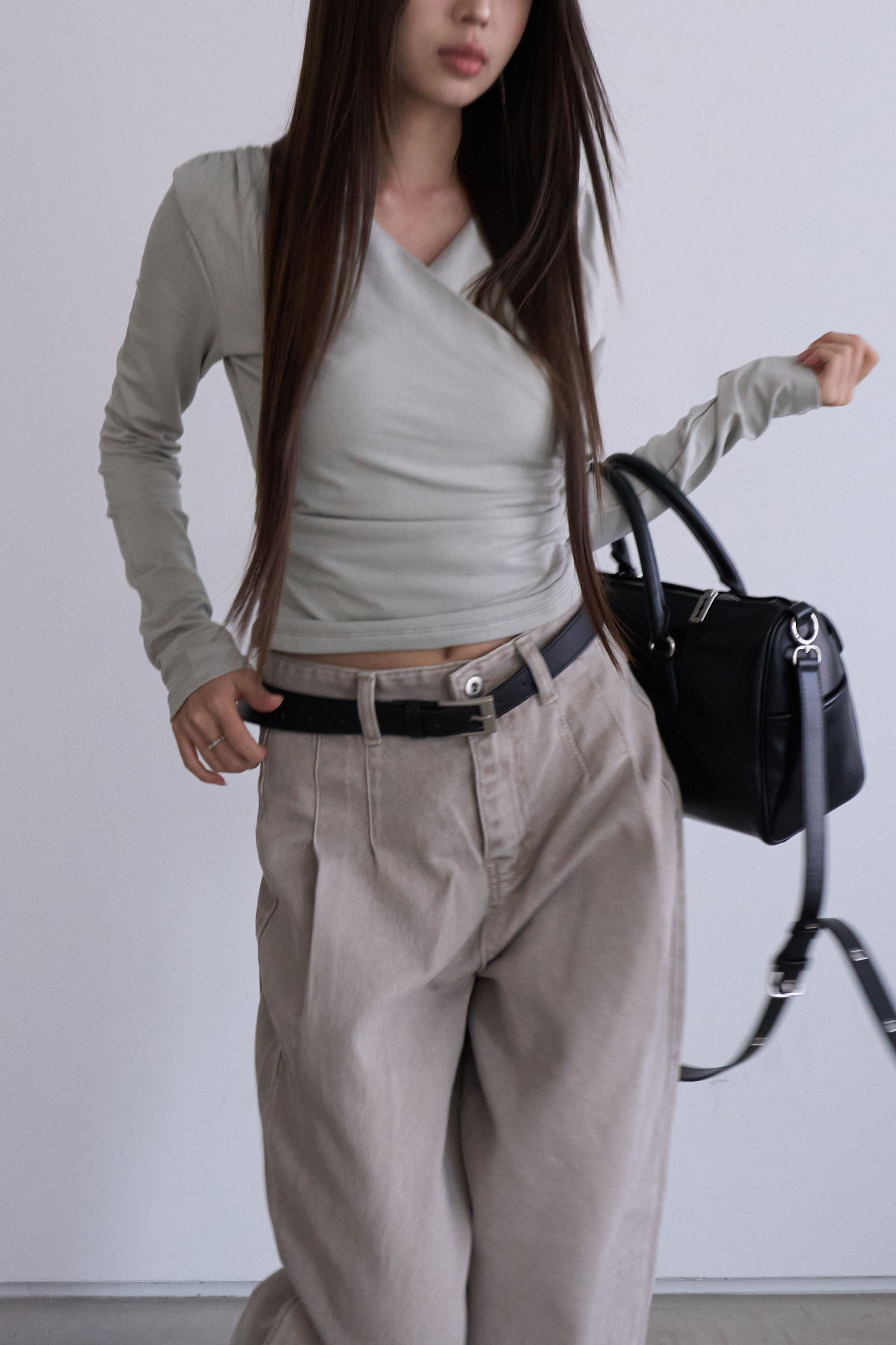 랩트 RAPT Grip V-neck Shirring Tee (5c) - 위시버킷