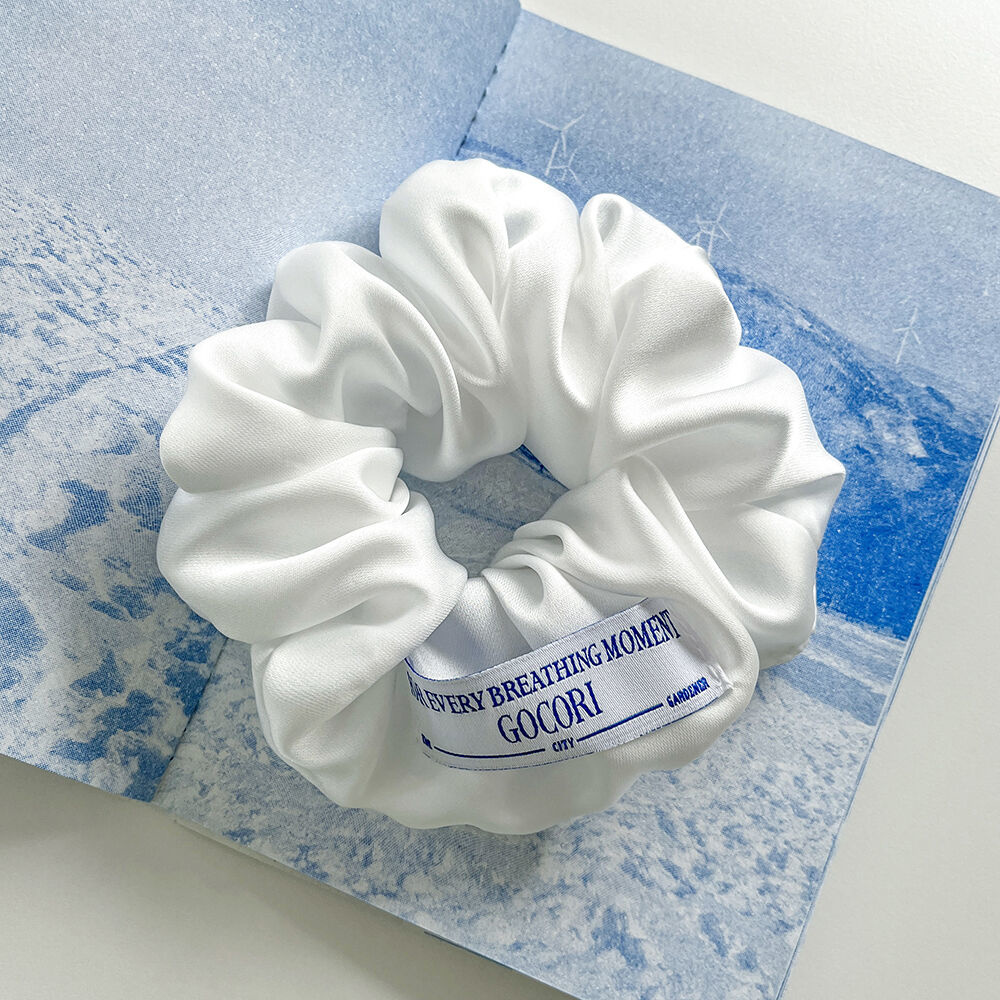 고코리 BLUE LABEL SATIN SCRUNCHIE 스크런치 - 위시버킷