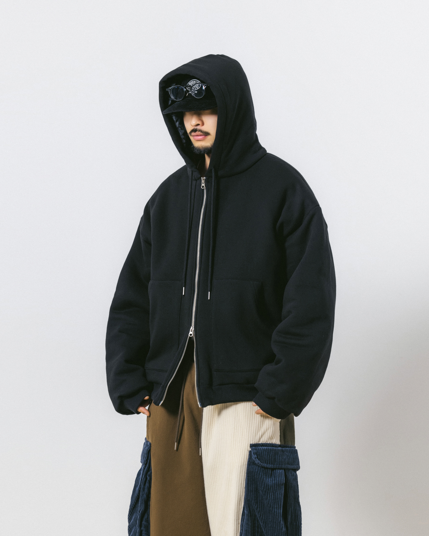 앵글런 Napping Padded Hoodie Jumper - Black - 위시버킷