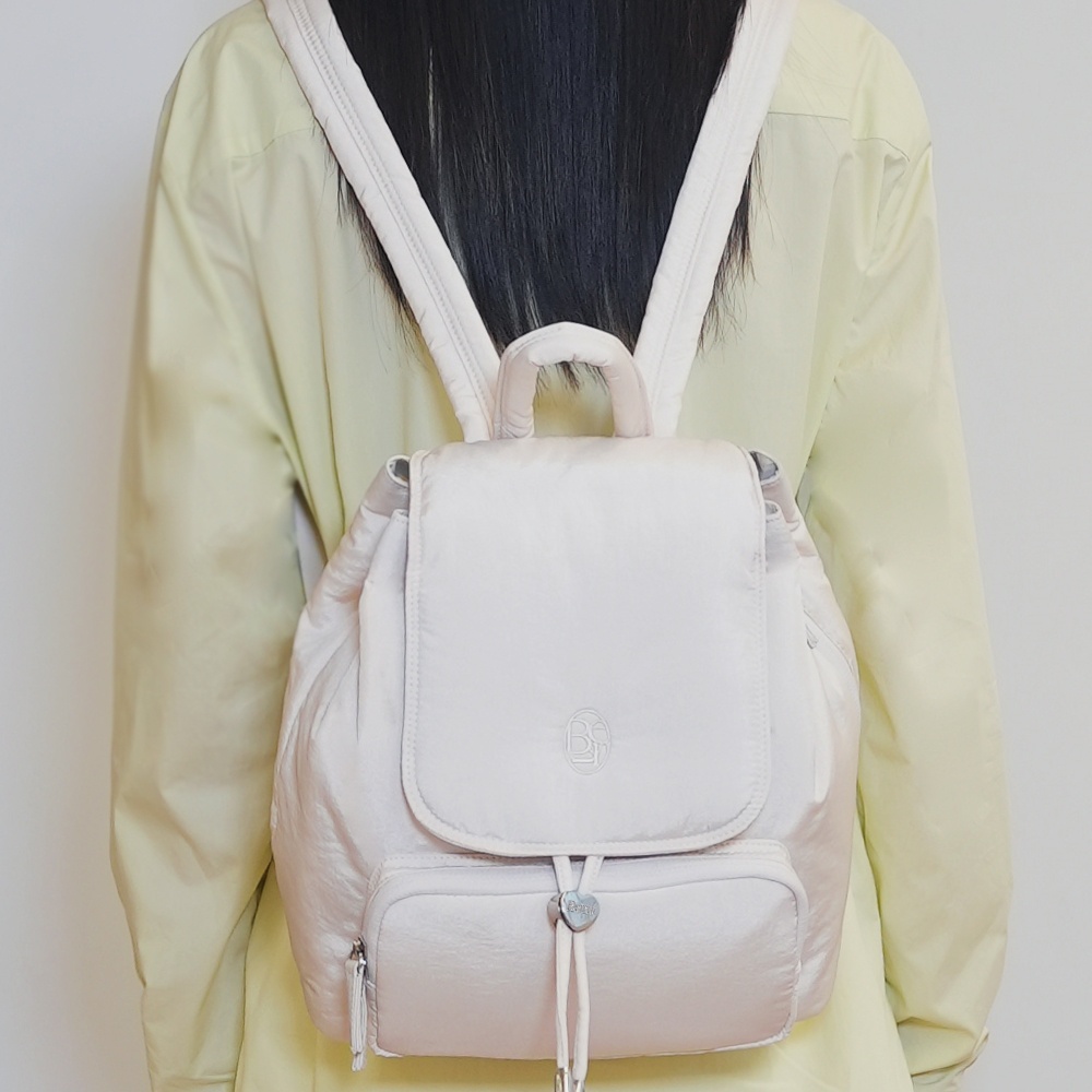 베이루트 love bell padded backpack (cream) - 위시버킷