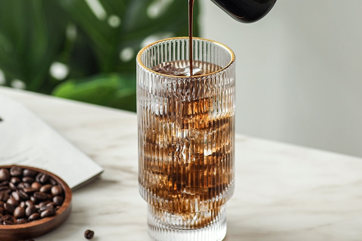 몬즈 1+1 골드라인 플리츠 카페 유리컵 에이드 320ml 1p - 위시버킷