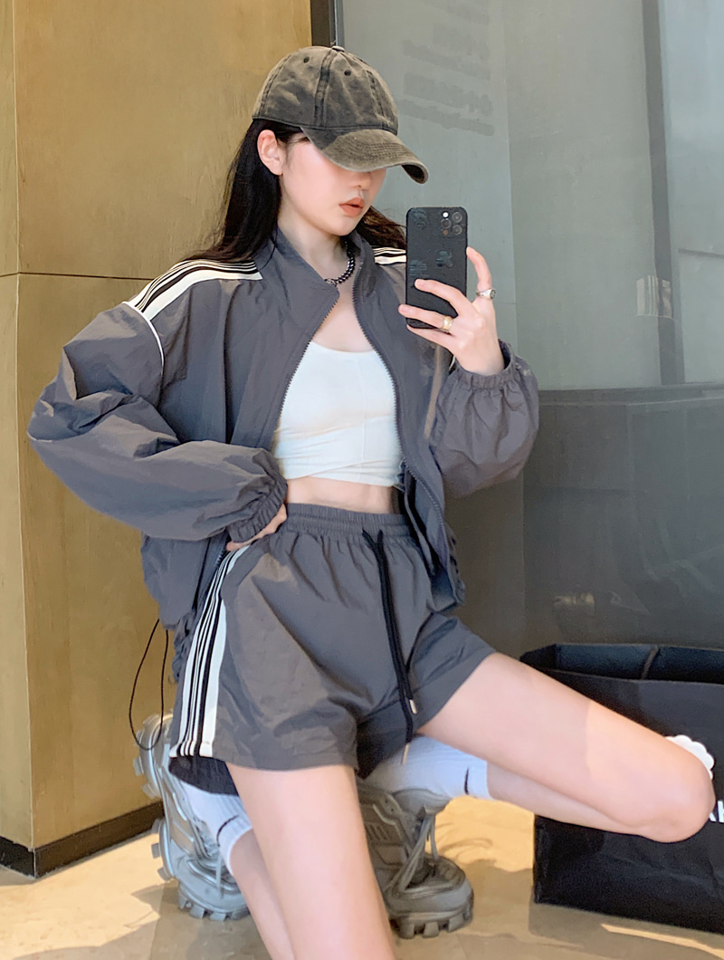 하프닌 세트구성 델프 라인 배색 삼선 캐주얼 트레이닝 긴팔 바람막이 반바지 운동복 데일리 유니크 꾸안꾸 투피스 위시버킷