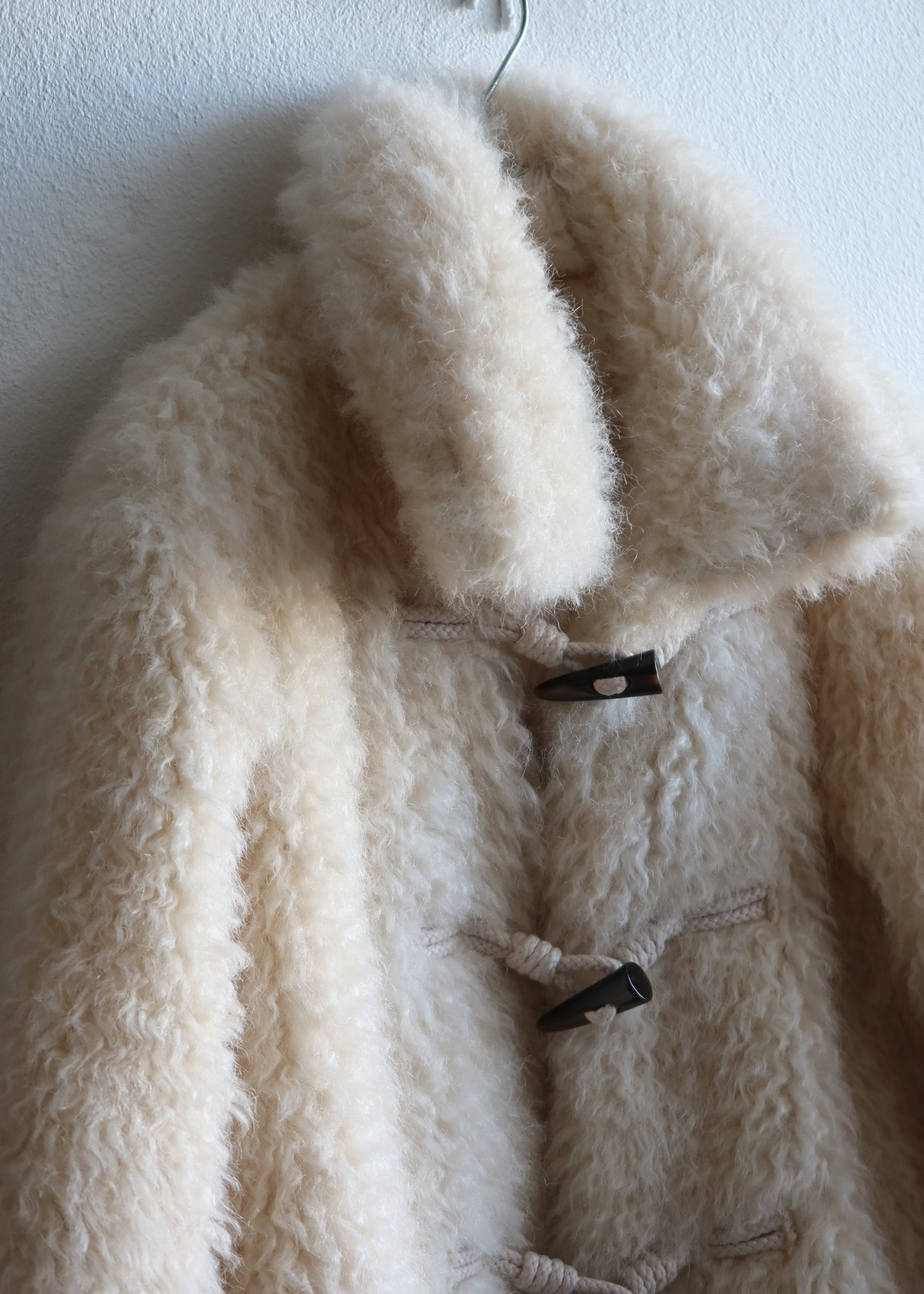 생긴대로 NIMBUS TOGGLE FUR COAT - IVORY (2차 재입고) - 위시버킷