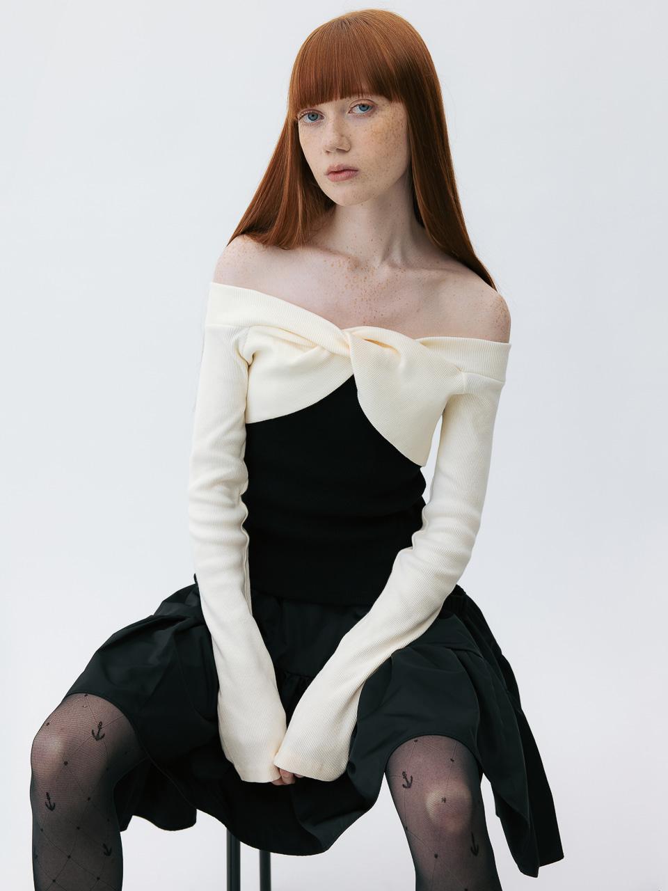 콤스튜디오 CO OFF SHOULDER COLOR MIX JERSEY TOP_BLACK - 위시버킷