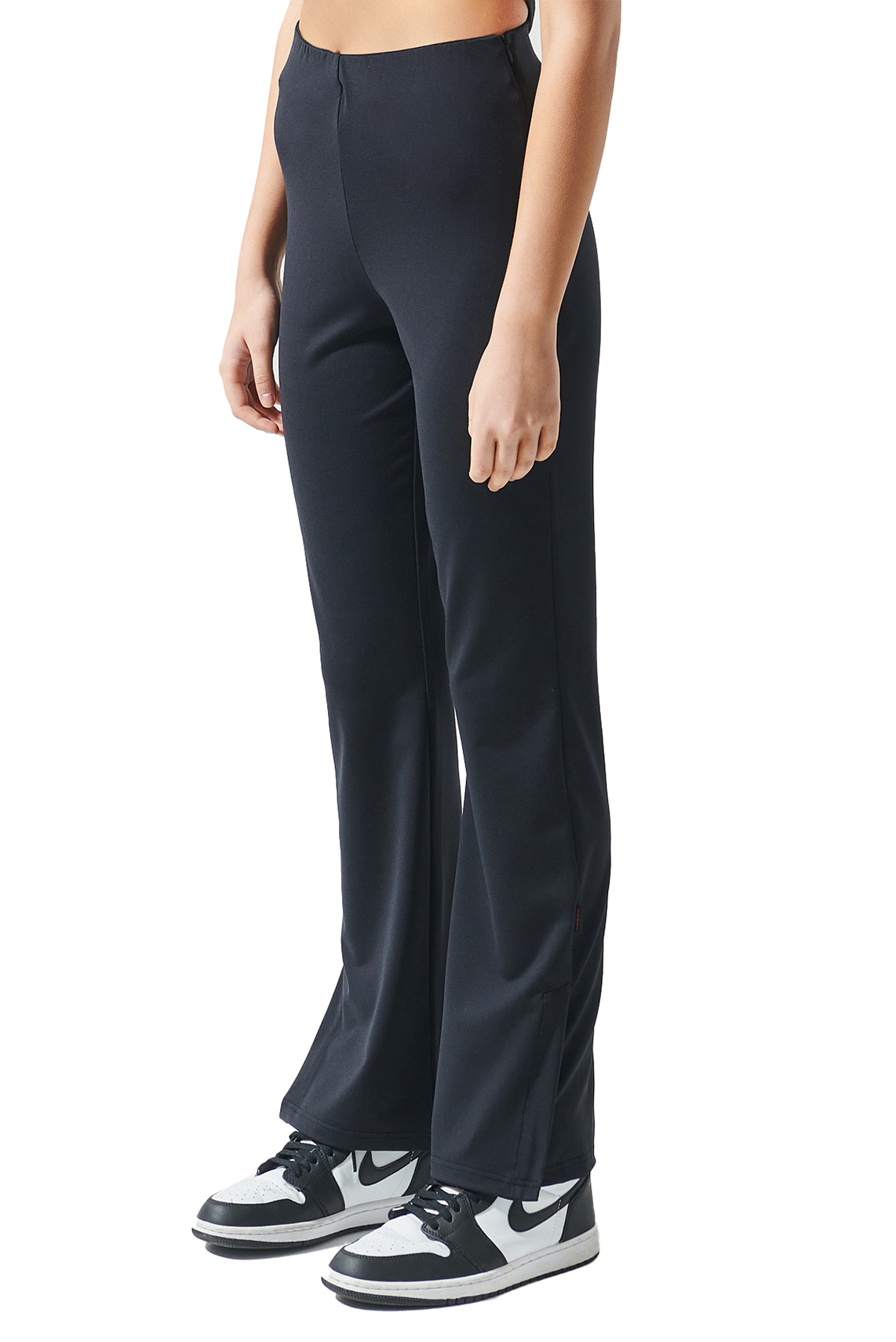 어텐션로우 ATTENTIONROW 22SS01AW046 사이드라인 슬릿 세미 부츠 컷 밴딩 팬츠 (블랙) - 위시버킷