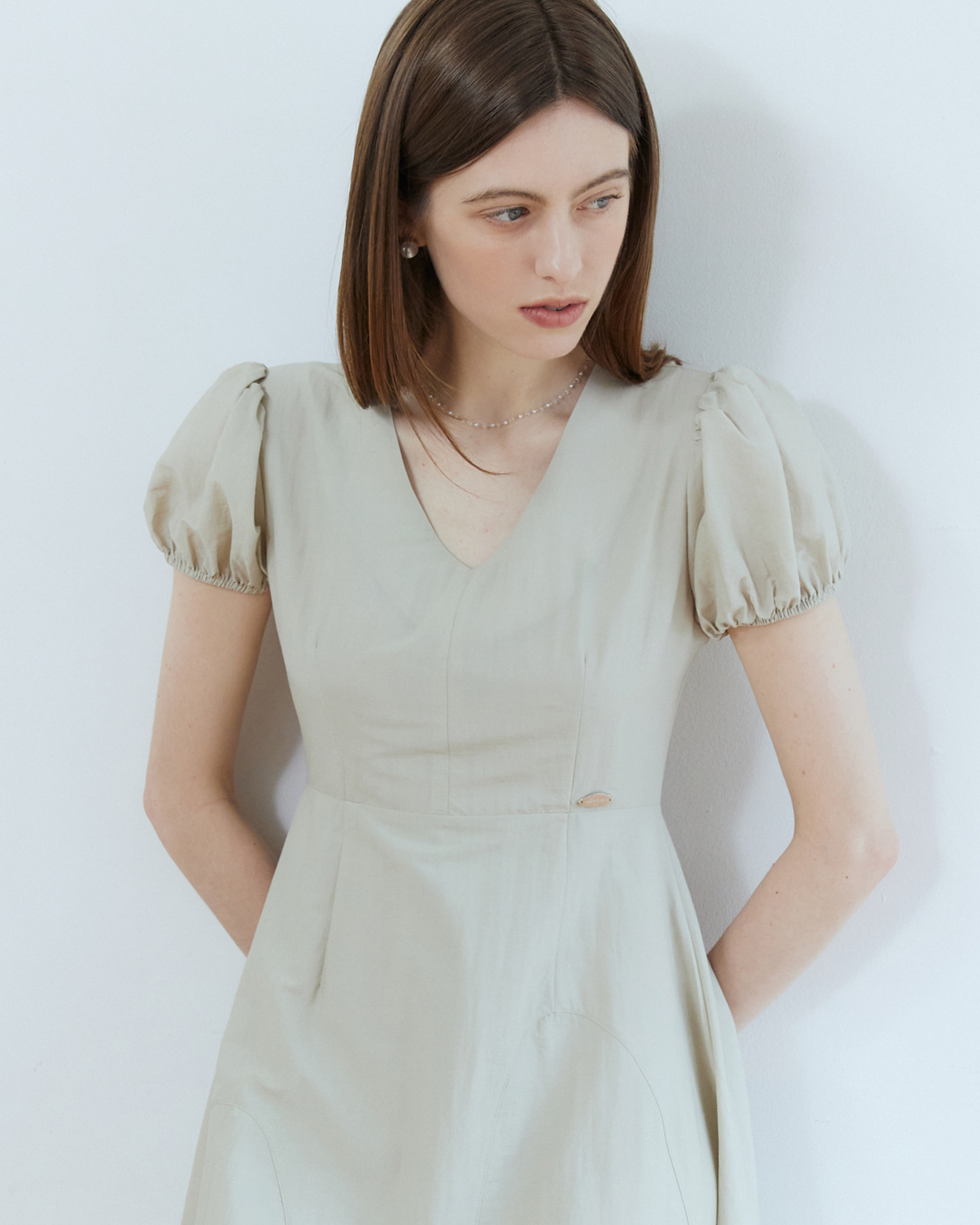 어다울 Wave draping sleeve puff long dress - khaki - 위시버킷