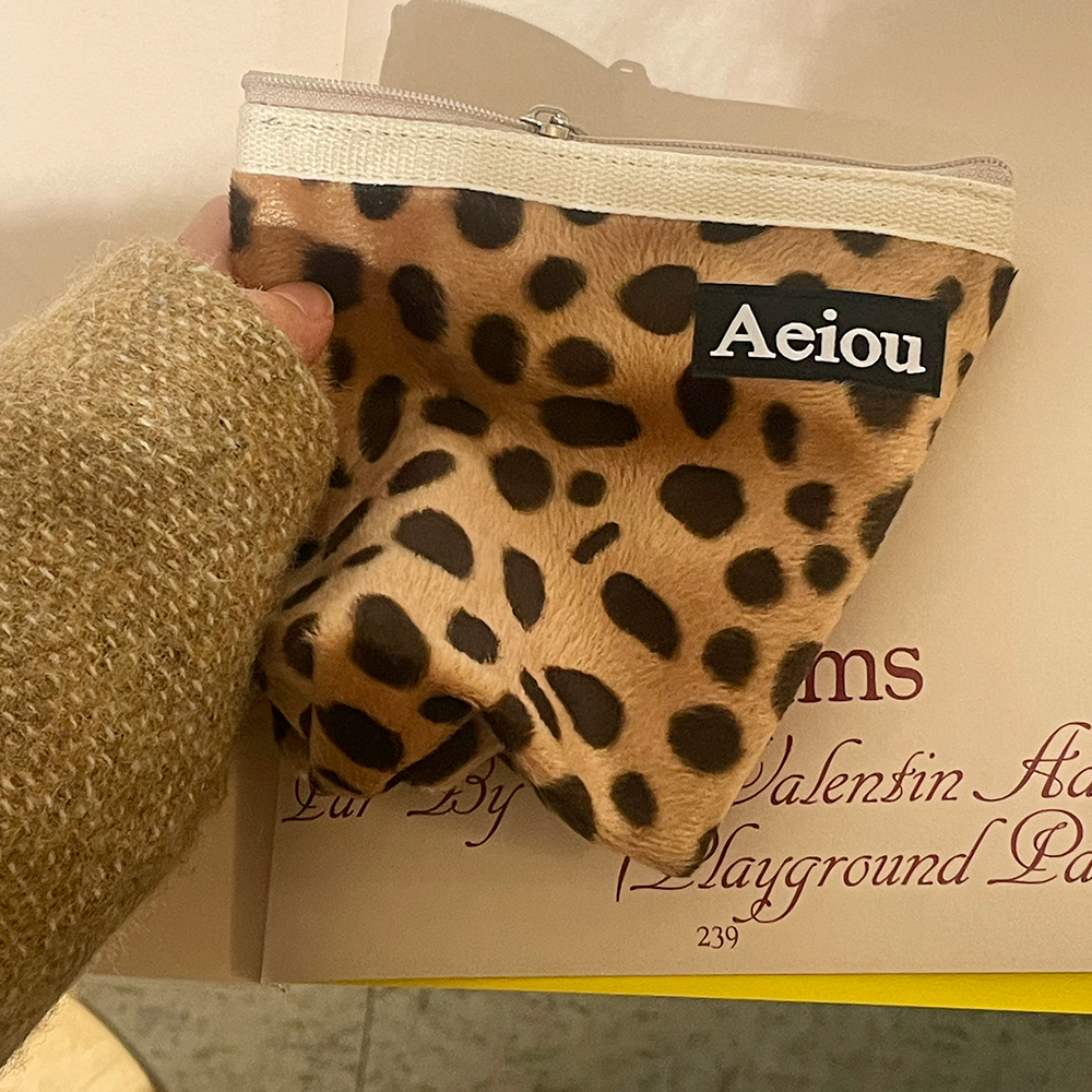 아에이오우 Aeiou Basic Pouch (M size) Velboa Bambi Brown - 위시버킷