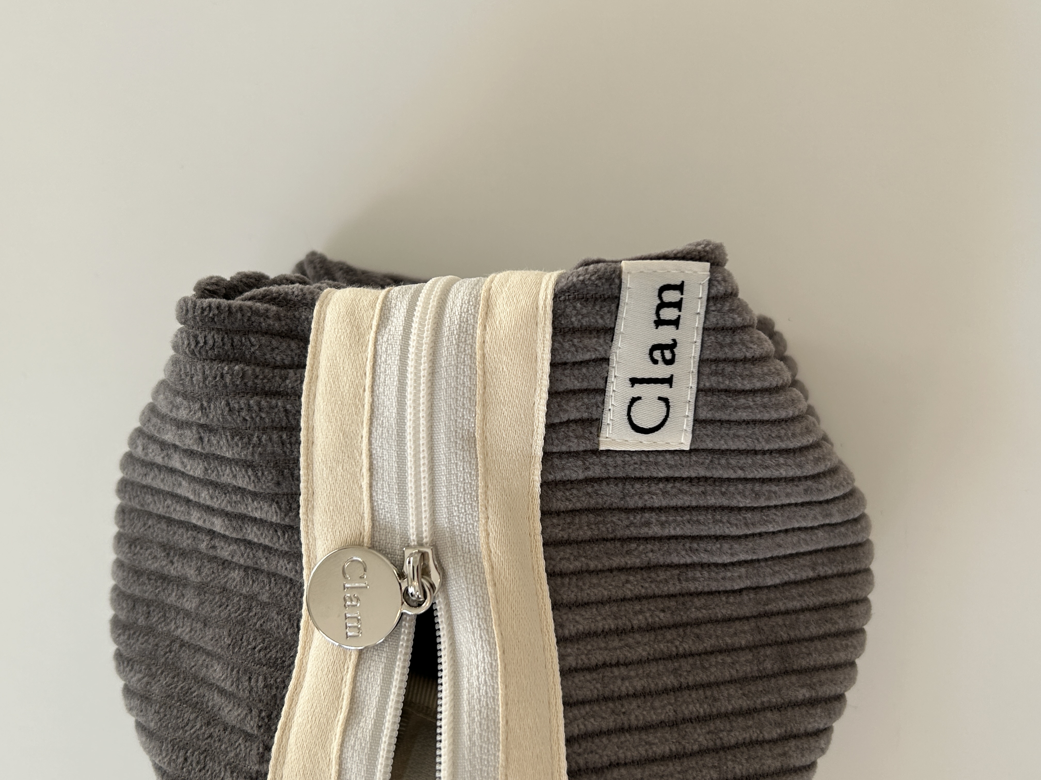 클램 Clam round pouch _ Corduroy gray - 위시버킷